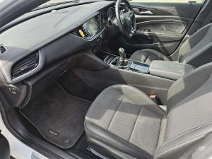Balts Opel Insignia 2017 Šauļi, ar dzinēja tilpumu 2.00 L un nobraukumu 250 tūkst. km par 6200 €, foto 18 vietnē AUTOMOTO.COM.LV