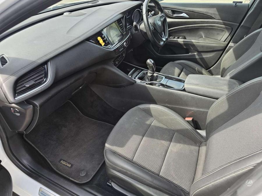 Balts Opel Insignia 2017 Šauļi, ar dzinēja tilpumu 2.00 L un nobraukumu 250 tūkst. km par 6200 €, foto 18 vietnē AUTOMOTO.COM.LV