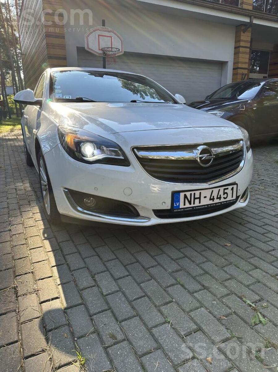 White Opel Insignia 2017 in Riga, with an engine capacity of 1.60 L and mileage of 207 thousand km for 6900 €, photo 6 on AUTOMOTO.COM.LV
