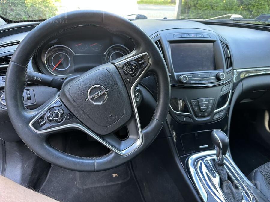 White Opel Insignia 2017 in Riga, with an engine capacity of 1.60 L and mileage of 207 thousand km for 6900 €, photo 8 on AUTOMOTO.COM.LV