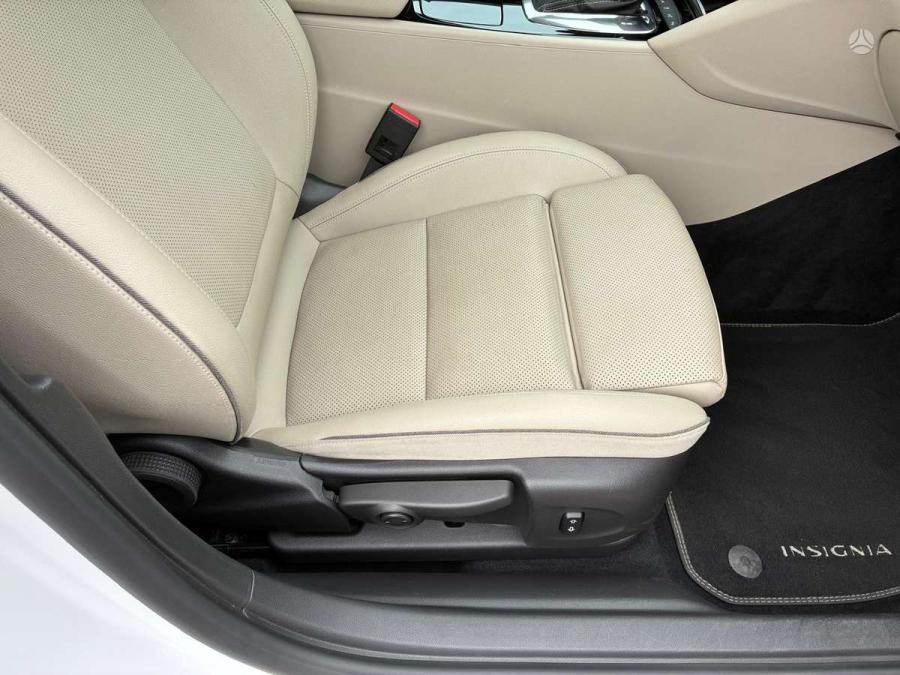 Balts Opel Insignia 2018 Kauņa, ar dzinēja tilpumu 1.96 L un nobraukumu 99 tūkst. km par 14500 €, foto 18 vietnē AUTOMOTO.COM.LV
