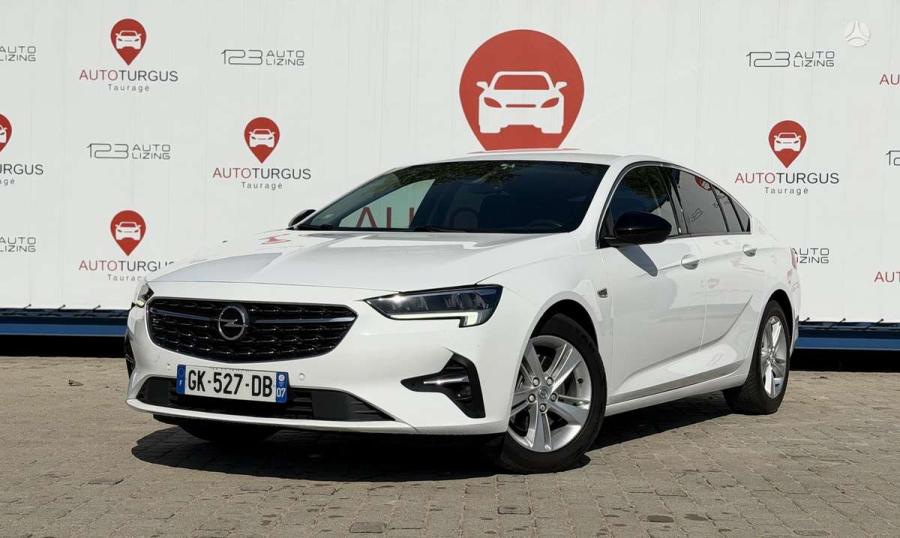 White Opel Insignia 2022 in Taurage, with an engine capacity of 2.00 L and mileage of 252 thousand km for 10800 €, photo 1 on AUTOMOTO.COM.LV