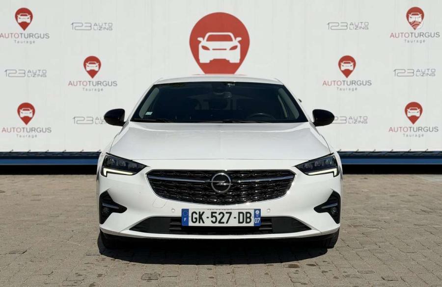 White Opel Insignia 2022 in Taurage, with an engine capacity of 2.00 L and mileage of 252 thousand km for 10800 €, photo 6 on AUTOMOTO.COM.LV