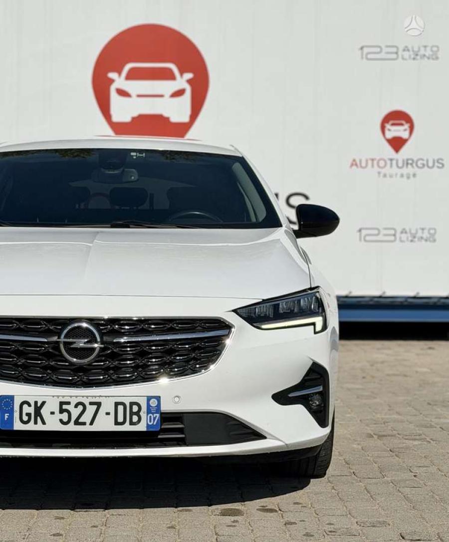White Opel Insignia 2022 in Taurage, with an engine capacity of 2.00 L and mileage of 252 thousand km for 10800 €, photo 7 on AUTOMOTO.COM.LV