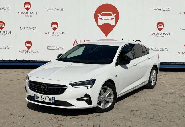 White Opel Insignia 2022 in Taurage, with an engine capacity of 2.00 L and mileage of 252 thousand km for 10800 €, photo 8 on AUTOMOTO.COM.LV