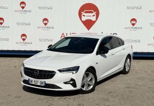 White Opel Insignia 2022 in Taurage, with an engine capacity of 2.00 L and mileage of 252 thousand km for 10800 €, photo 8 on AUTOMOTO.COM.LV