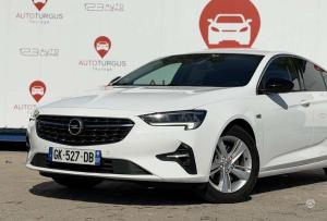 White Opel Insignia 2022 in Taurage, with an engine capacity of 2.00 L and mileage of 252 thousand km for 10800 €, photo 9 on AUTOMOTO.COM.LV