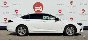 White Opel Insignia 2022 in Taurage, with an engine capacity of 2.00 L and mileage of 252 thousand km for 10800 €, photo 12 on AUTOMOTO.COM.LV