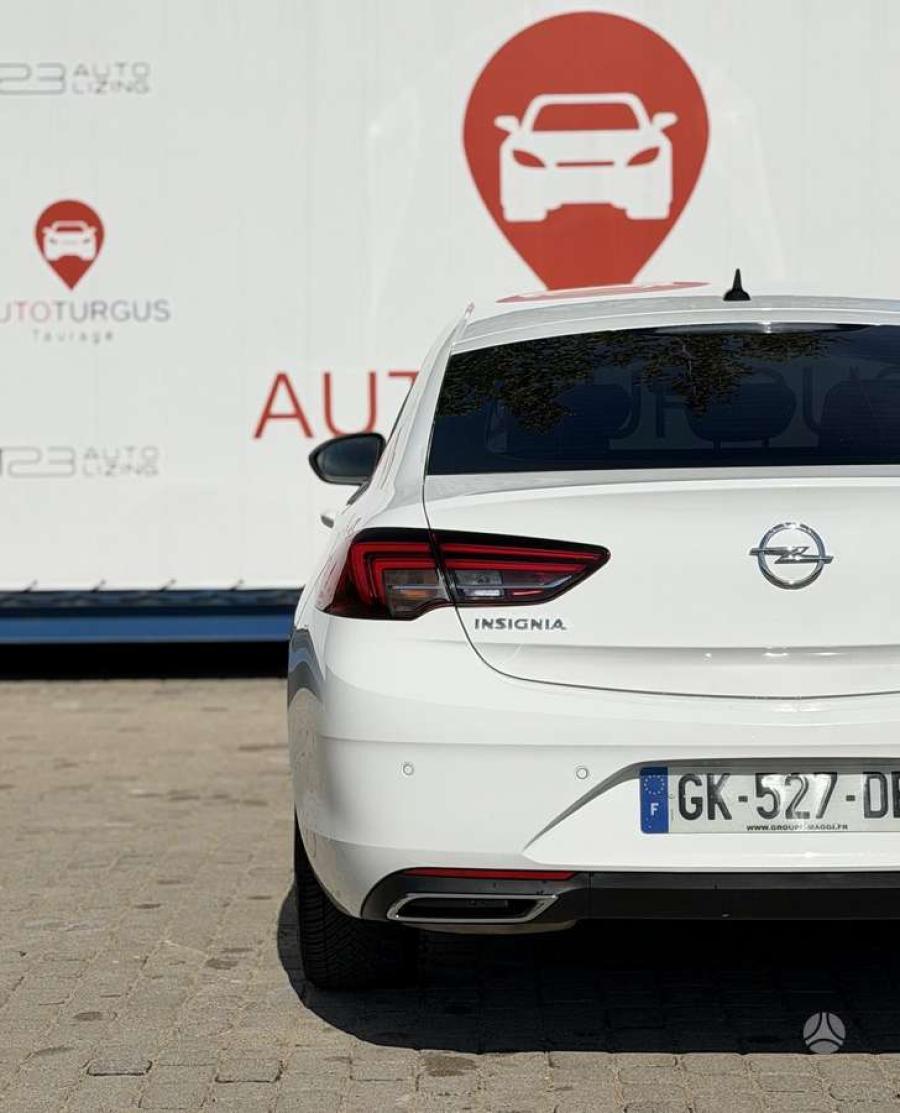 White Opel Insignia 2022 in Taurage, with an engine capacity of 2.00 L and mileage of 252 thousand km for 10800 €, photo 23 on AUTOMOTO.COM.LV