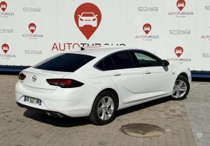 White Opel Insignia 2022 in Taurage, with an engine capacity of 2.00 L and mileage of 252 thousand km for 10800 €, photo 25 on AUTOMOTO.COM.LV
