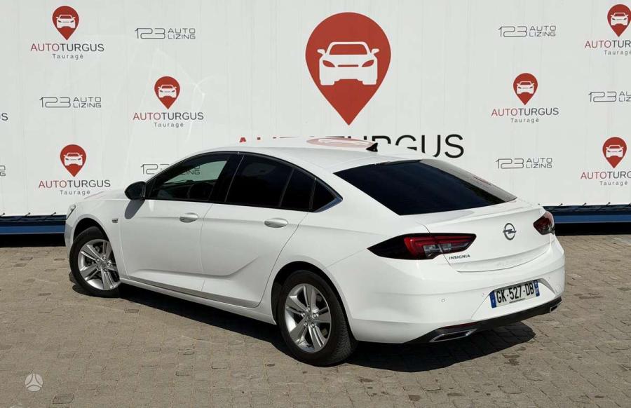 White Opel Insignia 2022 in Taurage, with an engine capacity of 2.00 L and mileage of 252 thousand km for 10800 €, photo 27 on AUTOMOTO.COM.LV
