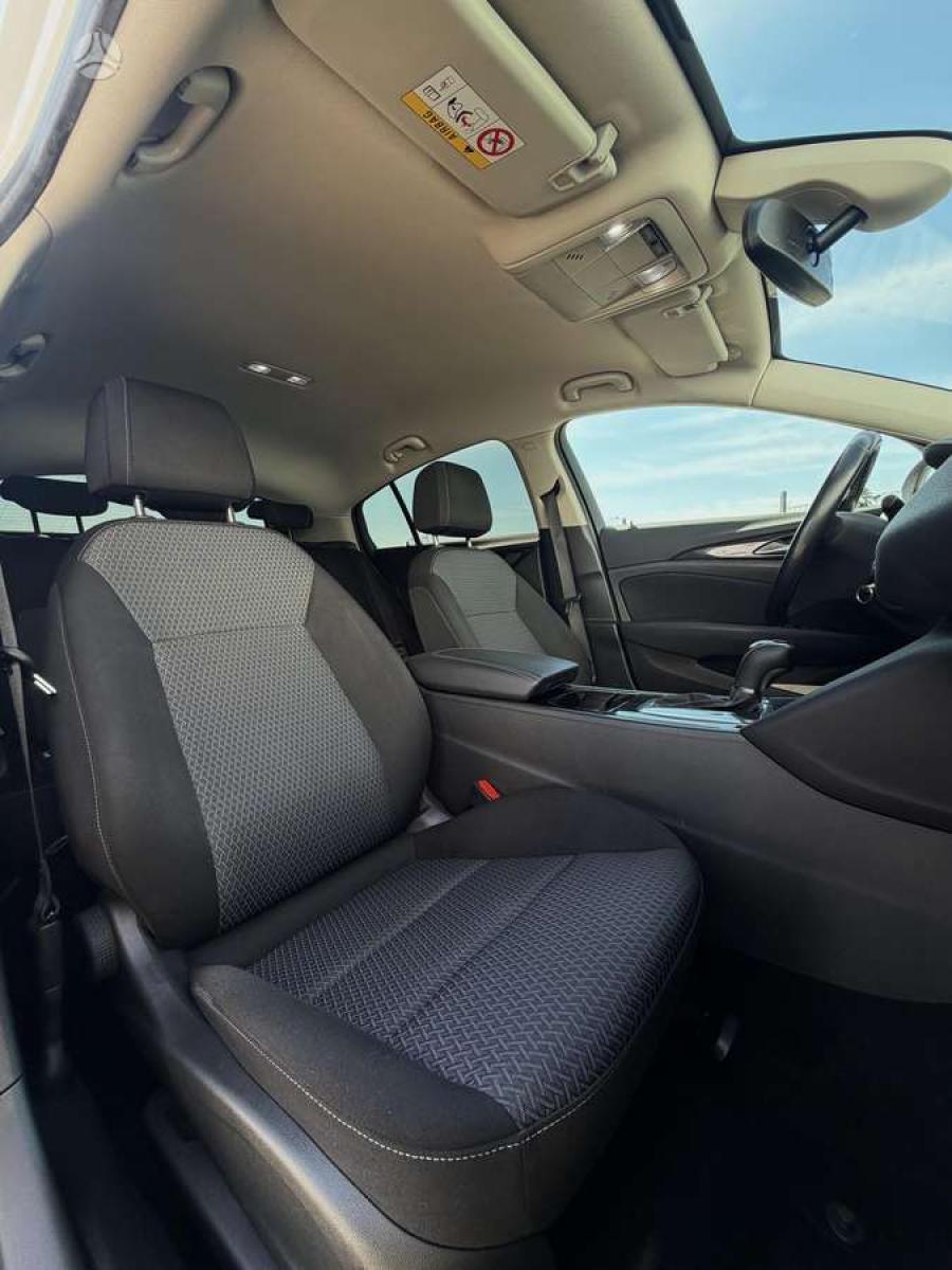 White Opel Insignia 2022 in Taurage, with an engine capacity of 2.00 L and mileage of 252 thousand km for 10800 €, photo 30 on AUTOMOTO.COM.LV