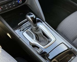 White Opel Insignia 2022 in Taurage, with an engine capacity of 2.00 L and mileage of 252 thousand km for 10800 €, photo 46 on AUTOMOTO.COM.LV