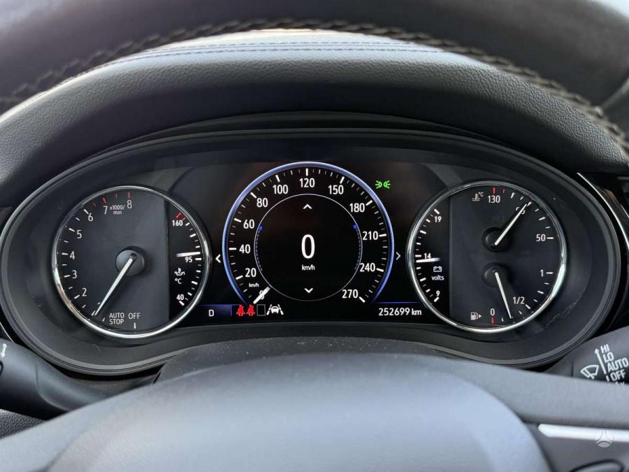 White Opel Insignia 2022 in Taurage, with an engine capacity of 2.00 L and mileage of 252 thousand km for 10800 €, photo 48 on AUTOMOTO.COM.LV