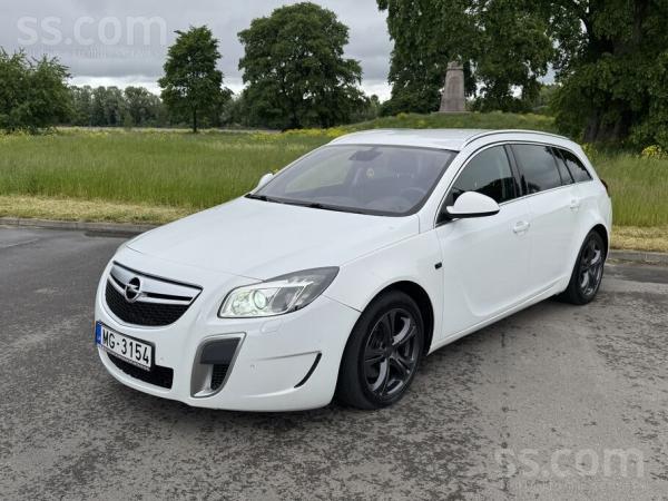 Balts Opel Insignia 2009 Rīga, ar dzinēja tilpumu 2.00 L un nobraukumu 0 tūkst. km par 2590 €, foto 1 vietnē AUTOMOTO.COM.LV