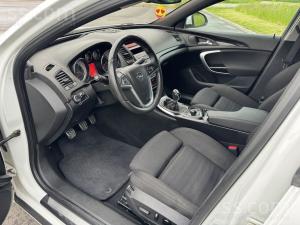 White Opel Insignia 2009 in Riga, with an engine capacity of 2.00 L and mileage of 0 thousand km for 2590 €, photo 10 on AUTOMOTO.COM.LV