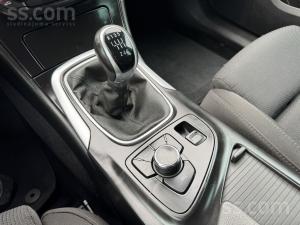 White Opel Insignia 2009 in Riga, with an engine capacity of 2.00 L and mileage of 0 thousand km for 2590 €, photo 21 on AUTOMOTO.COM.LV