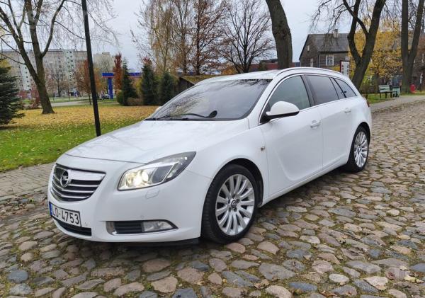 Balts Opel Insignia 2009 Jelgava, ar dzinēja tilpumu 2.00 L un nobraukumu 0 tūkst. km par 2690 €, foto 1 vietnē AUTOMOTO.COM.LV