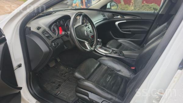 Balts Opel Insignia 2009 Daugavpils, ar dzinēja tilpumu 2.00 L un nobraukumu 300 tūkst. km par 2000 €, foto 5 vietnē AUTOMOTO.COM.LV