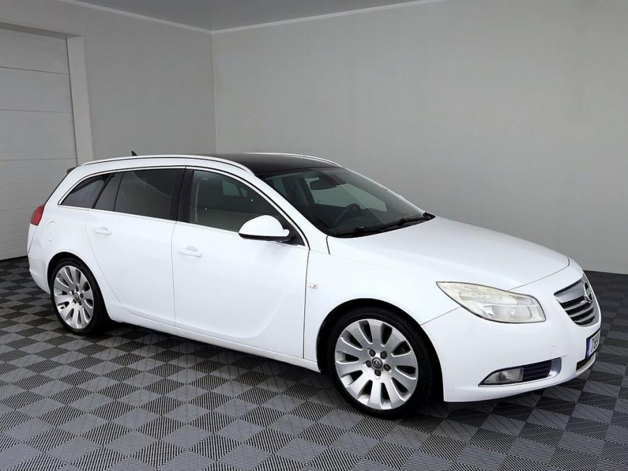Balts Opel Insignia 2009 Tallina, ar dzinēja tilpumu 2.00 L un nobraukumu 338 tūkst. km par 2699 €, foto 10 vietnē AUTOMOTO.COM.LV