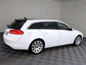 Balts Opel Insignia 2009 Tallina, ar dzinēja tilpumu 2.00 L un nobraukumu 338 tūkst. km par 2699 €, foto 12 vietnē AUTOMOTO.COM.LV