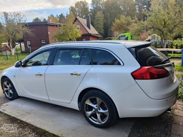 White Opel Insignia 2009 in Siauliai, with an engine capacity of 2.00 L and mileage of 261 thousand km for 2000 €, photo 7 on AUTOMOTO.COM.LV