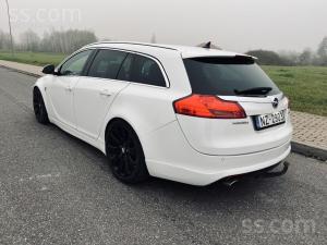 White Opel Insignia 2010 in Riga, with an engine capacity of 2.00 L and mileage of 306 thousand km for 3900 €, photo 5 on AUTOMOTO.COM.LV