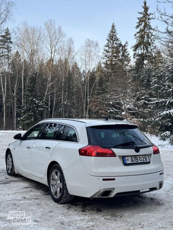 White Opel Insignia 2010 in Alytus, with an engine capacity of 2.00 L and mileage of 277 thousand km for 3700 €, photo 4 on AUTOMOTO.COM.LV