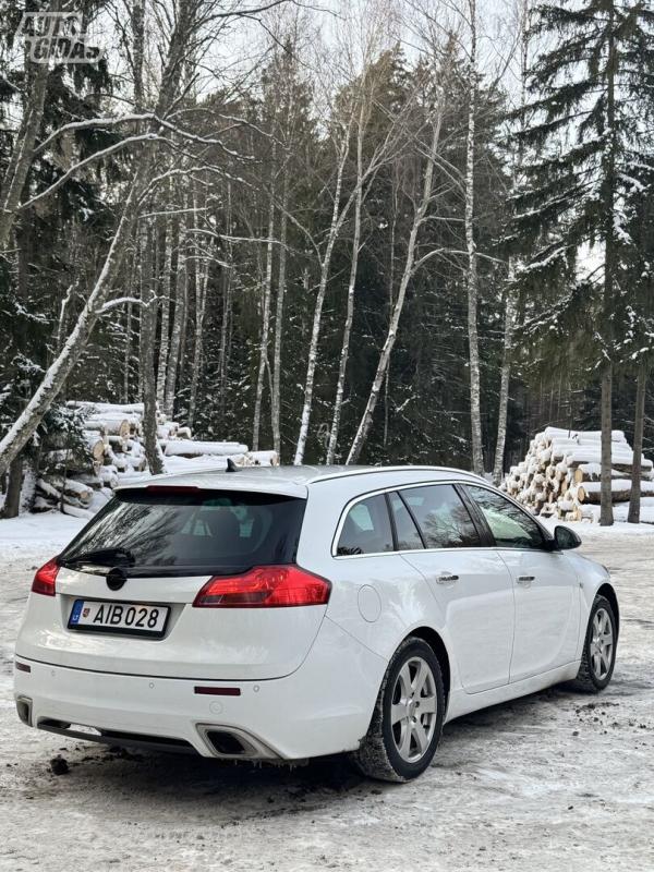 White Opel Insignia 2010 in Alytus, with an engine capacity of 2.00 L and mileage of 277 thousand km for 3700 €, photo 6 on AUTOMOTO.COM.LV
