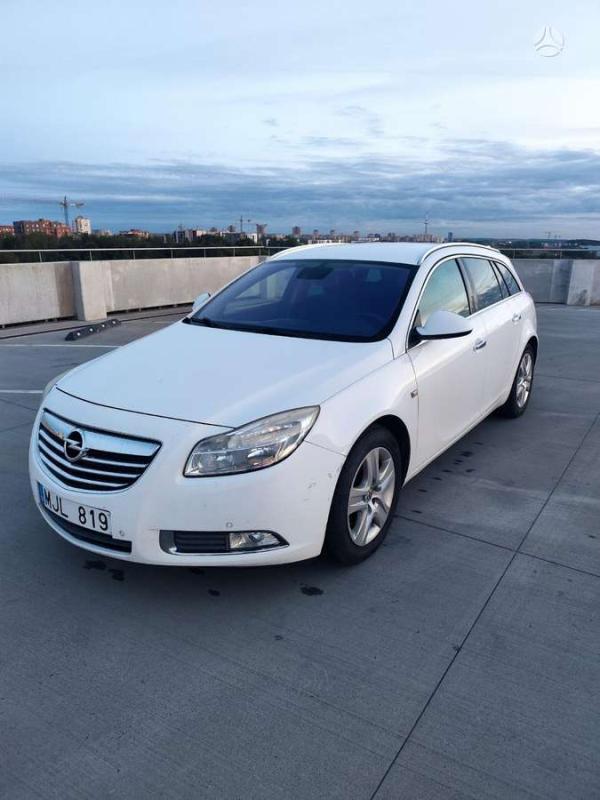 Balts Opel Insignia 2010 Viļņa, ar dzinēja tilpumu 1.96 L un nobraukumu 277 tūkst. km par 2100 €, foto 3 vietnē AUTOMOTO.COM.LV