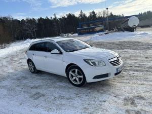 White Opel Insignia 2010 in Taurage, with an engine capacity of 2.00 L and mileage of 186 thousand km for 3800 €, photo 2 on AUTOMOTO.COM.LV