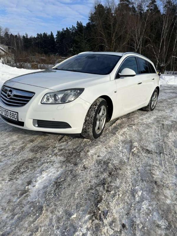 White Opel Insignia 2010 in Taurage, with an engine capacity of 2.00 L and mileage of 186 thousand km for 3800 €, photo 3 on AUTOMOTO.COM.LV