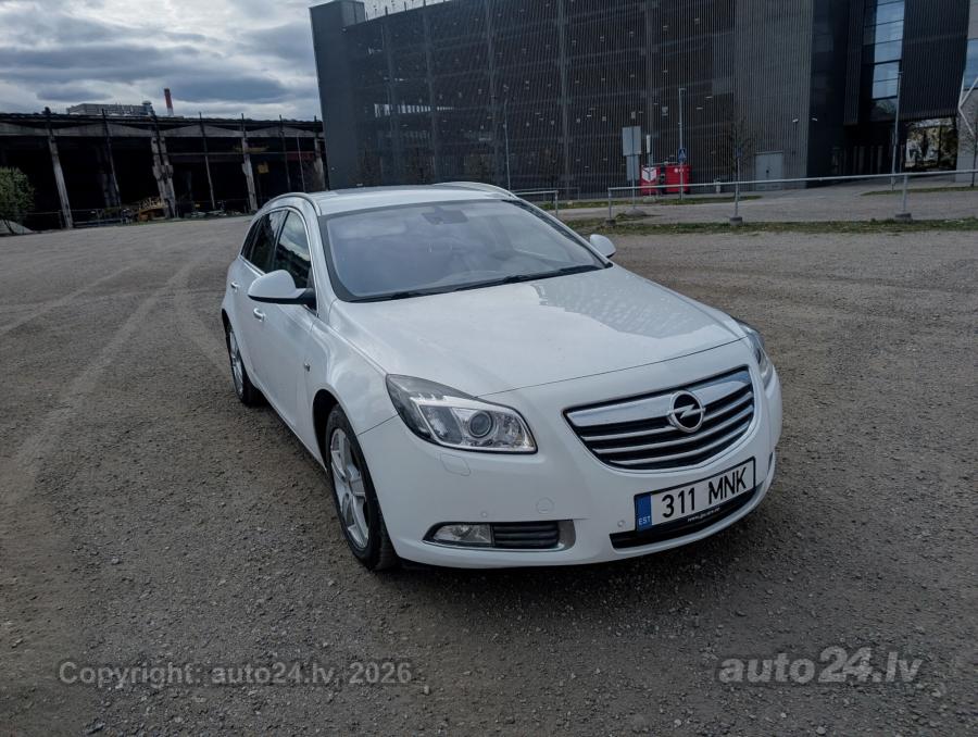 Balts Opel Insignia 2010 Tallina, ar dzinēja tilpumu 2.00 L un nobraukumu 221 tūkst. km par 3700 €, foto 1 vietnē AUTOMOTO.COM.LV