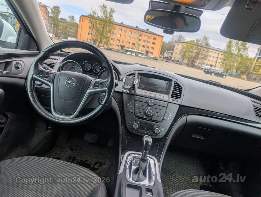 Balts Opel Insignia 2010 Tallina, ar dzinēja tilpumu 2.00 L un nobraukumu 221 tūkst. km par 3700 €, foto 7 vietnē AUTOMOTO.COM.LV