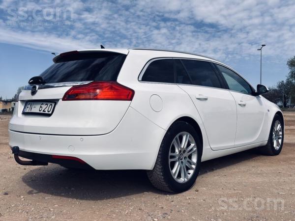 Balts Opel Insignia 2010 Liepāja, ar dzinēja tilpumu 2.00 L un nobraukumu 261 tūkst. km par 3850 €, foto 2 vietnē AUTOMOTO.COM.LV