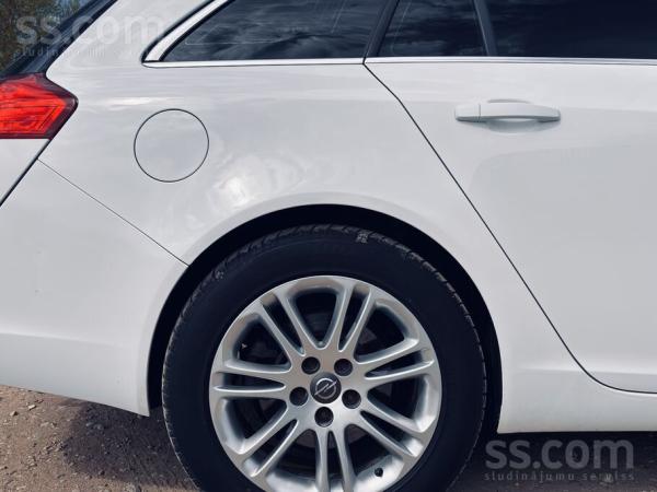 Balts Opel Insignia 2010 Liepāja, ar dzinēja tilpumu 2.00 L un nobraukumu 261 tūkst. km par 3850 €, foto 7 vietnē AUTOMOTO.COM.LV