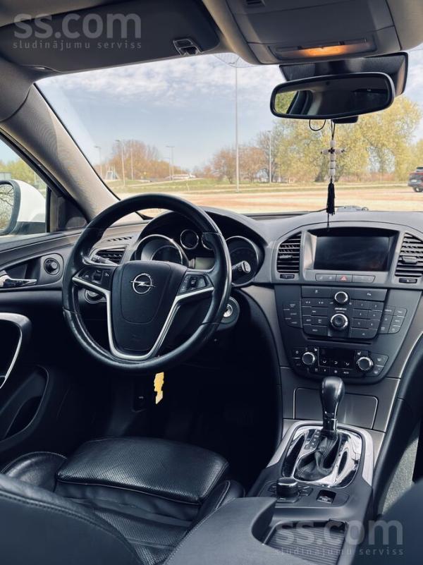 Balts Opel Insignia 2010 Liepāja, ar dzinēja tilpumu 2.00 L un nobraukumu 261 tūkst. km par 3850 €, foto 9 vietnē AUTOMOTO.COM.LV