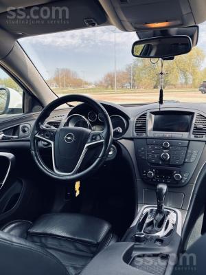 Balts Opel Insignia 2010 Liepāja, ar dzinēja tilpumu 2.00 L un nobraukumu 261 tūkst. km par 3850 €, foto 10 vietnē AUTOMOTO.COM.LV