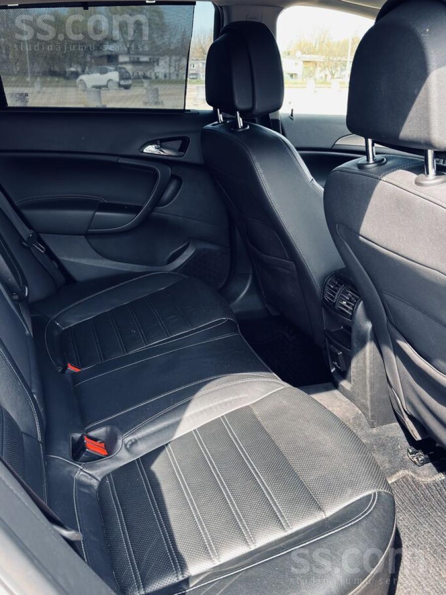Balts Opel Insignia 2010 Liepāja, ar dzinēja tilpumu 2.00 L un nobraukumu 261 tūkst. km par 3850 €, foto 12 vietnē AUTOMOTO.COM.LV