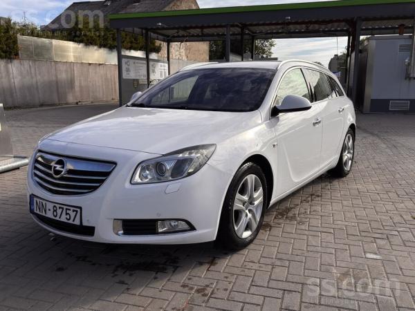 White Opel Insignia 2010 in Liepaja, with an engine capacity of 2.00 L and mileage of 299 thousand km for 3100 €, photo 10 on AUTOMOTO.COM.LV