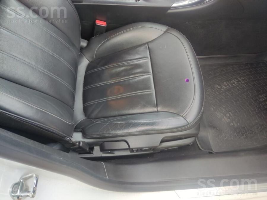 Balts Opel Insignia 2010 Rīga, ar dzinēja tilpumu 2.00 L un nobraukumu 0 tūkst. km par 2550 €, foto 10 vietnē AUTOMOTO.COM.LV