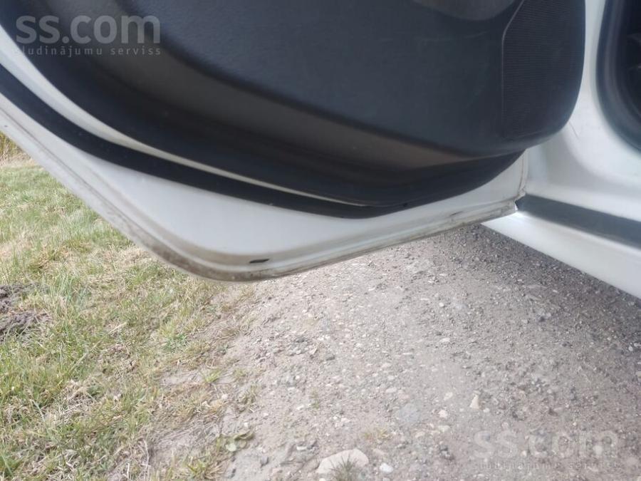 Balts Opel Insignia 2010 Rīga, ar dzinēja tilpumu 2.00 L un nobraukumu 0 tūkst. km par 2550 €, foto 14 vietnē AUTOMOTO.COM.LV