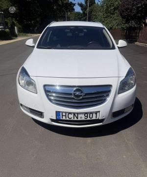 White Opel Insignia 2010 in Kaunas, with an engine capacity of 1.96 L and mileage of 257 thousand km for 4200 €, photo 4 on AUTOMOTO.COM.LV