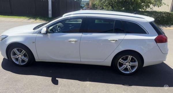Balts Opel Insignia 2010 Kauņa, ar dzinēja tilpumu 1.96 L un nobraukumu 257 tūkst. km par 4200 €, foto 5 vietnē AUTOMOTO.COM.LV
