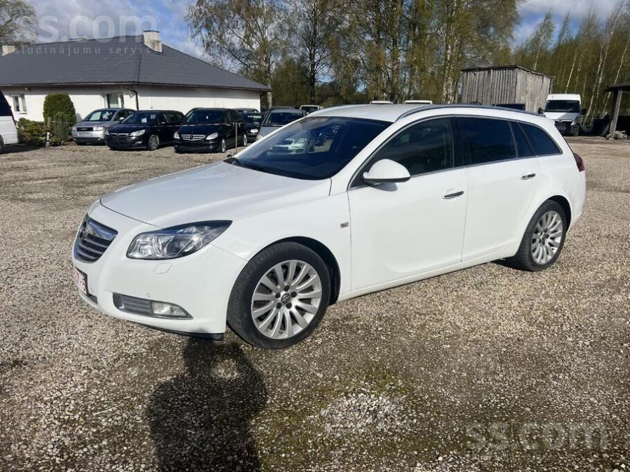 Balts Opel Insignia 2010 Valmiera, ar dzinēja tilpumu 2.00 L un nobraukumu 0 tūkst. km par 3490 €, foto 1 vietnē AUTOMOTO.COM.LV