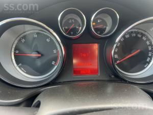Balts Opel Insignia 2010 Valmiera, ar dzinēja tilpumu 2.00 L un nobraukumu 0 tūkst. km par 3490 €, foto 9 vietnē AUTOMOTO.COM.LV