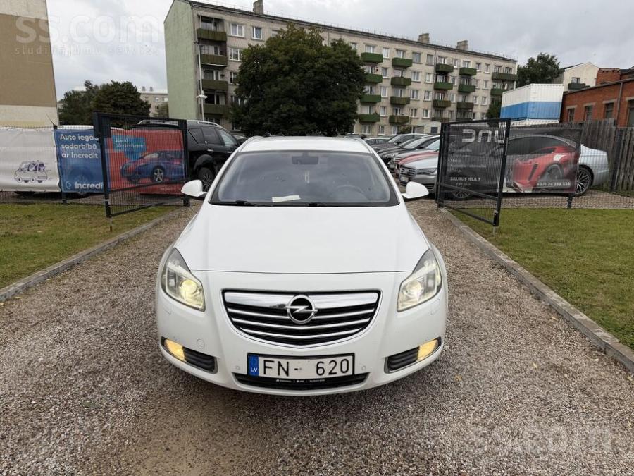Balts Opel Insignia 2010 Ventspils, ar dzinēja tilpumu 2.00 L un nobraukumu 266 tūkst. km par 3990 €, foto 3 vietnē AUTOMOTO.COM.LV