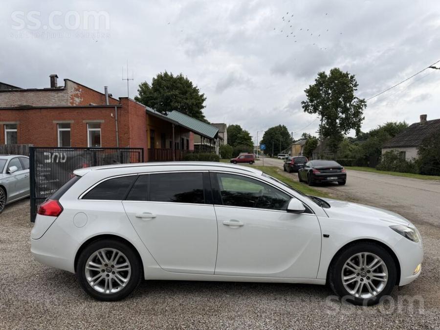 Balts Opel Insignia 2010 Ventspils, ar dzinēja tilpumu 2.00 L un nobraukumu 266 tūkst. km par 3990 €, foto 6 vietnē AUTOMOTO.COM.LV