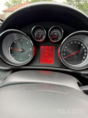 Balts Opel Insignia 2010 Ventspils, ar dzinēja tilpumu 2.00 L un nobraukumu 266 tūkst. km par 3990 €, foto 13 vietnē AUTOMOTO.COM.LV