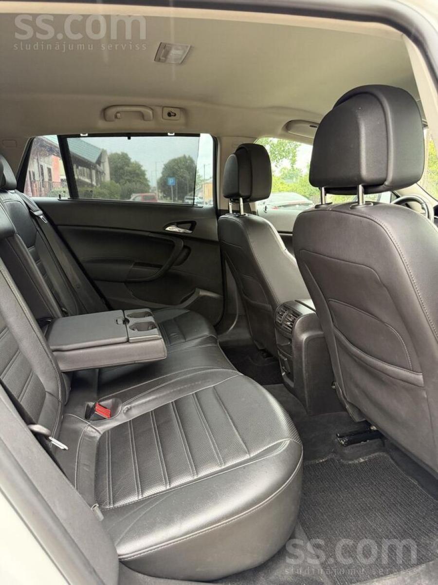 Balts Opel Insignia 2010 Ventspils, ar dzinēja tilpumu 2.00 L un nobraukumu 266 tūkst. km par 3990 €, foto 22 vietnē AUTOMOTO.COM.LV